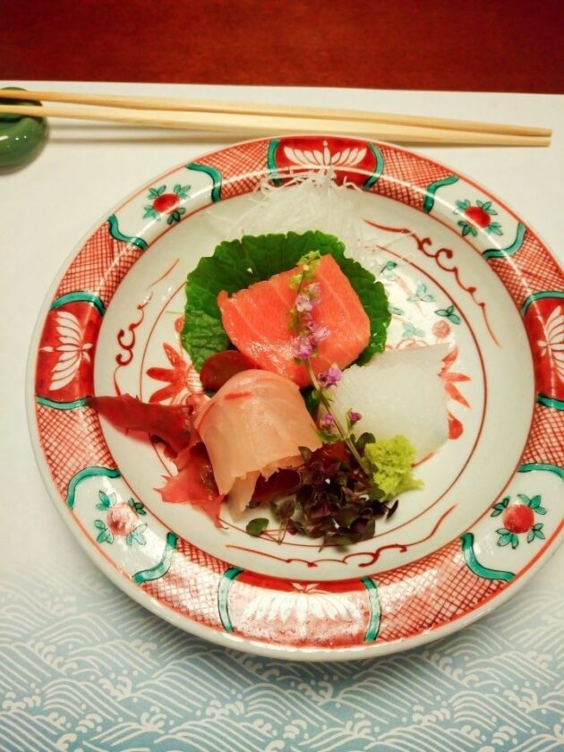 Sushi eating etiquette: 9 rules for eating sushi correctly